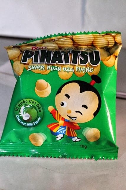 Snack nhân đậu phộng vị nước cốt dừa Pinattsu Oishi